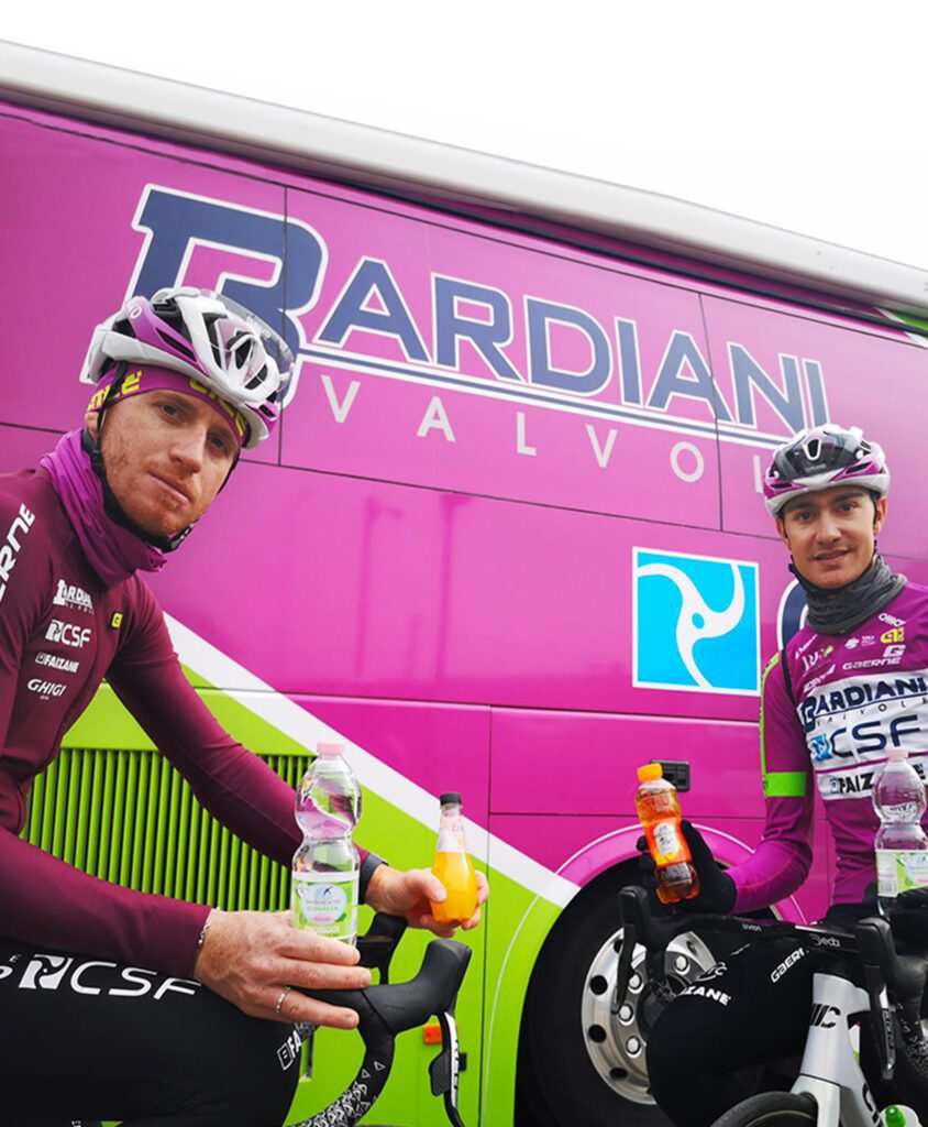 San Benedetto disseta gli atleti del team Bardiani-CSF-Faizanè - bici.PRO