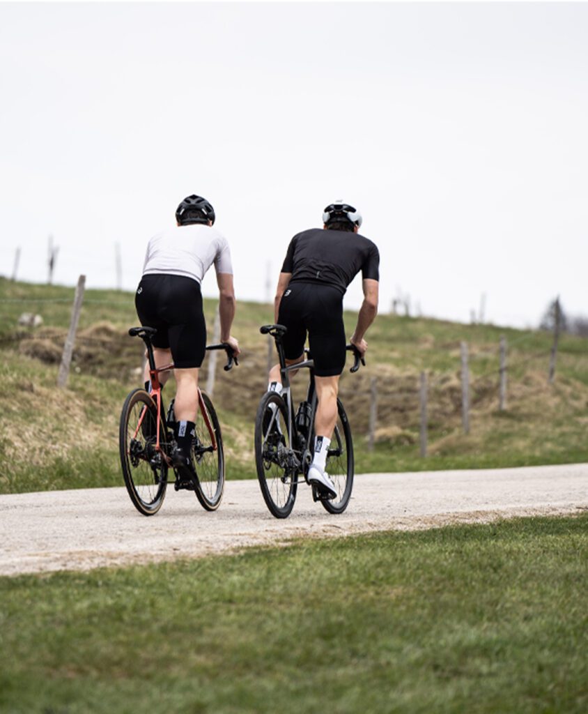 Basso Race 3.0, il completo tecnico e leggero per l'estate - bici.PRO
