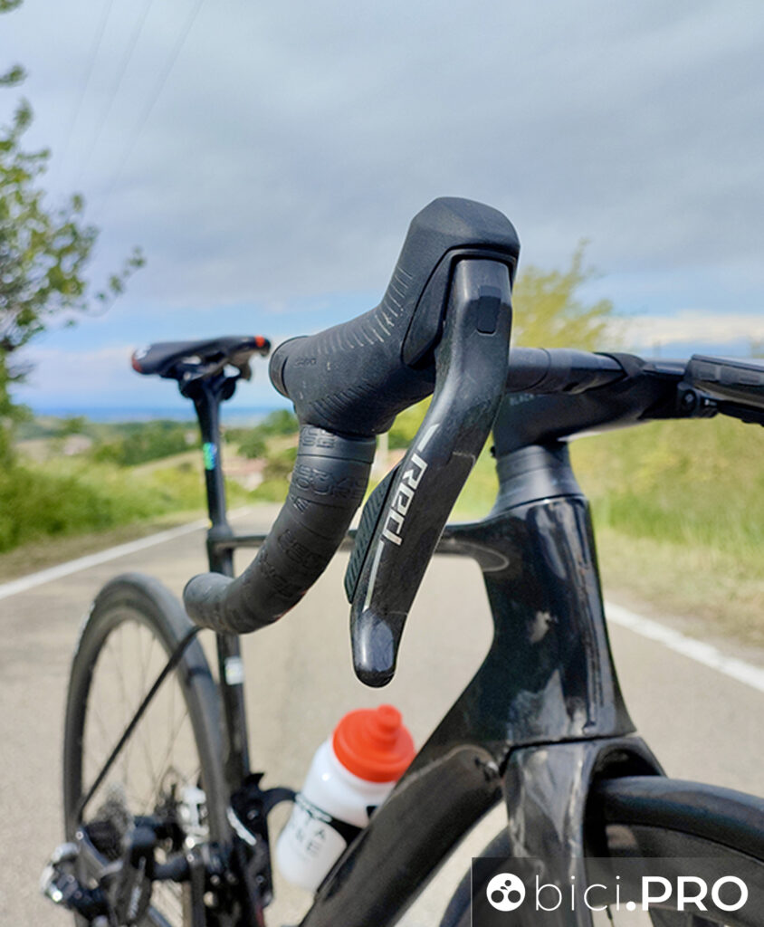 Nuovo Sram Red, più leggero ed efficiente grazie all'ergonomia - bici.PRO