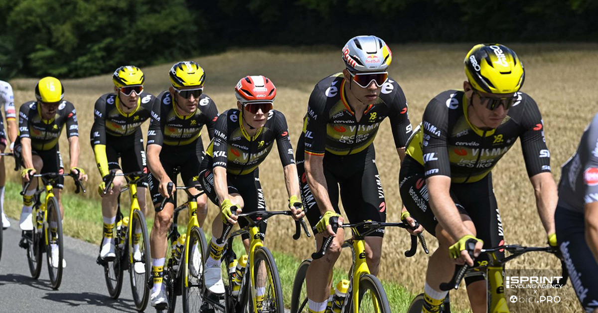 Jordie porn videos welcomed at the door by a slender