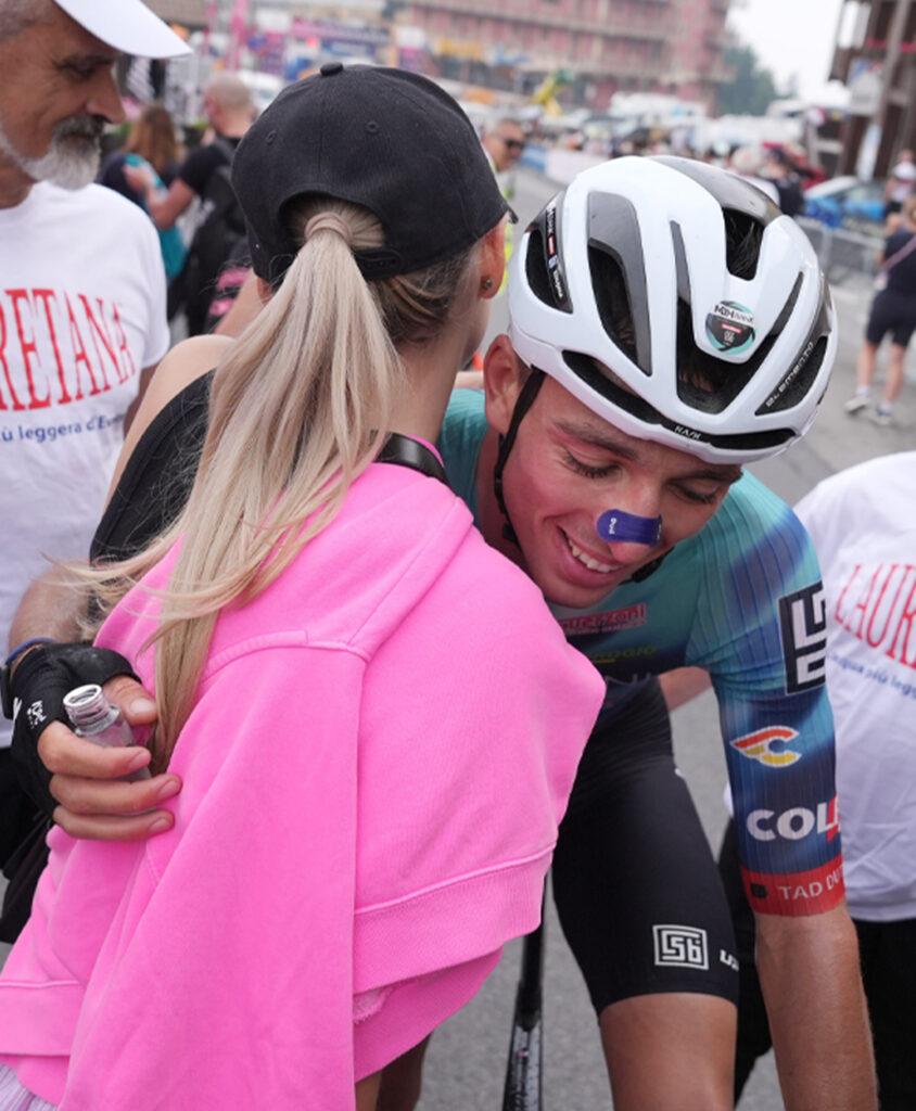 Valoti bids farewell to his "godson" Novak, who will ride for Movistar ...